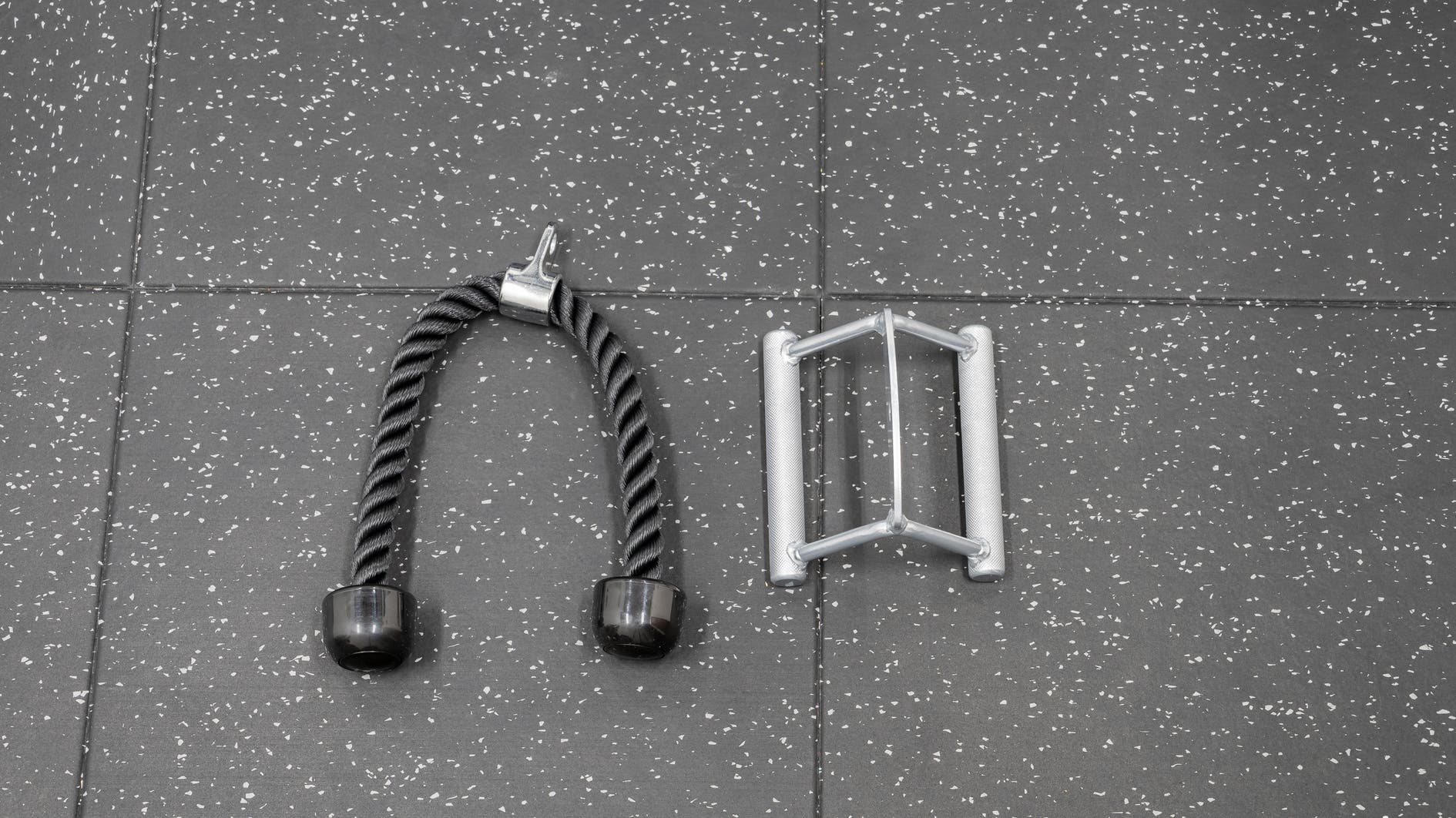 【池袋駅南口5分】1日1回スタッフ完全清掃のハイクオリティレンタルジムの写真11