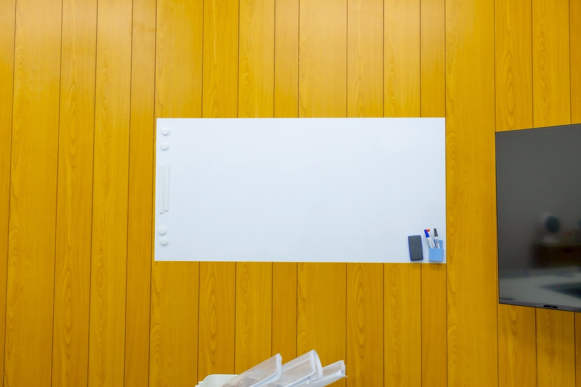 大手町A２🚶‍♀️神田駅西口🚶‍♀️3分🍀12名(＋４名）🍀 会議/勉強会/ボードゲーム/研修/設備無料✨1日プラン✨の写真7