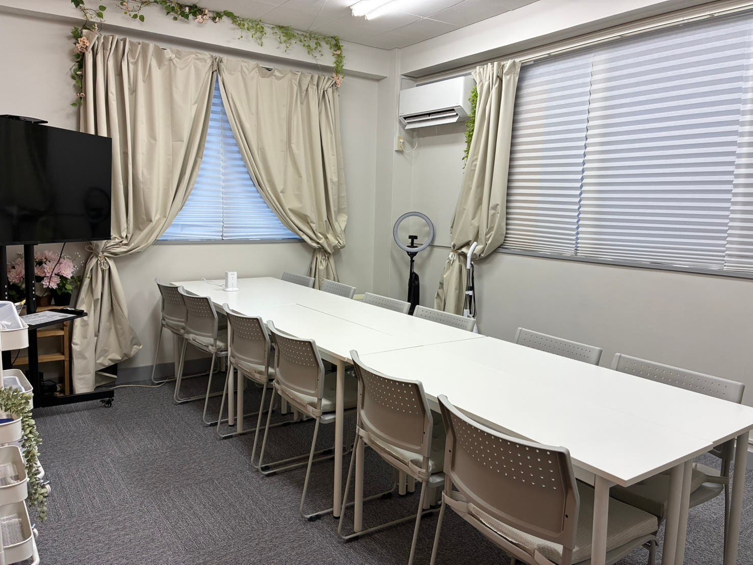 大手町A２🚶‍♀️神田駅西口🚶‍♀️3分🍀12名(＋４名）🍀 会議/勉強会/ボードゲーム/研修/設備無料✨1日プラン✨の写真3