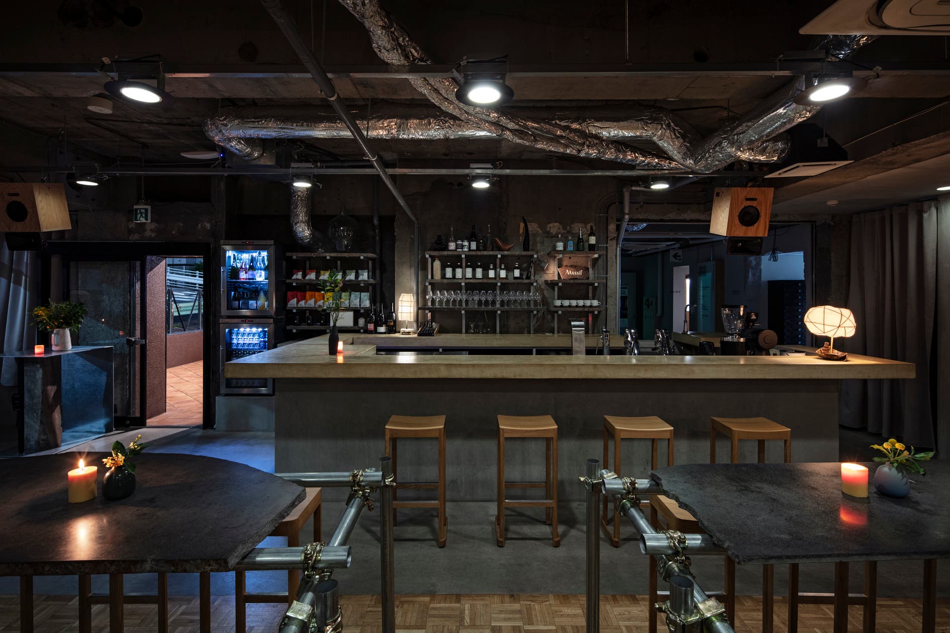 ・池尻大橋駅徒歩3分｜自然光と素材感のあるバー・カフェ・レストランスペースの写真13