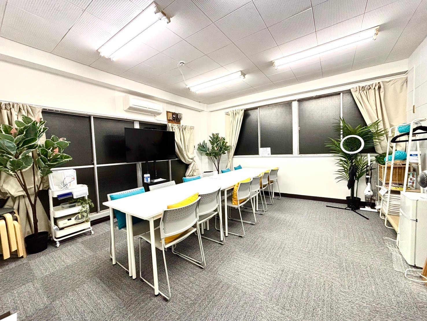 大手町A２🚶‍♀️神田駅西口🚶‍♀️3分🍀24時間利用可🍀 会議/勉強会/ボードゲーム/研修/設備無料✨1日プラン✨の写真1