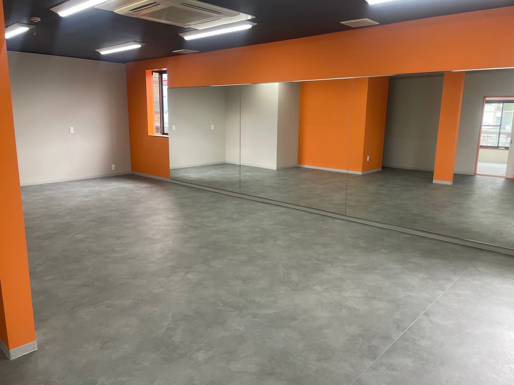 【熊本IC近・駐車場無料】広々ダンス・ヨガ・ピラティス・健康体操などにの写真1