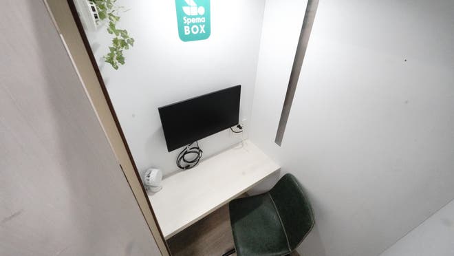 <SpemaBOX_渋谷神南一丁目No.3>1人用個室🚪光回線Wi-Fi📶電源🔌モニター🖥️テレワーク/オンライン会議の写真3