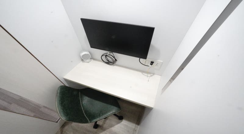 ＜SpemaBOX_渋谷神南一丁目No.3＞1人用個室🚪光回線Wi-Fi📶電源🔌モニター🖥️テレワーク/オンライン会議