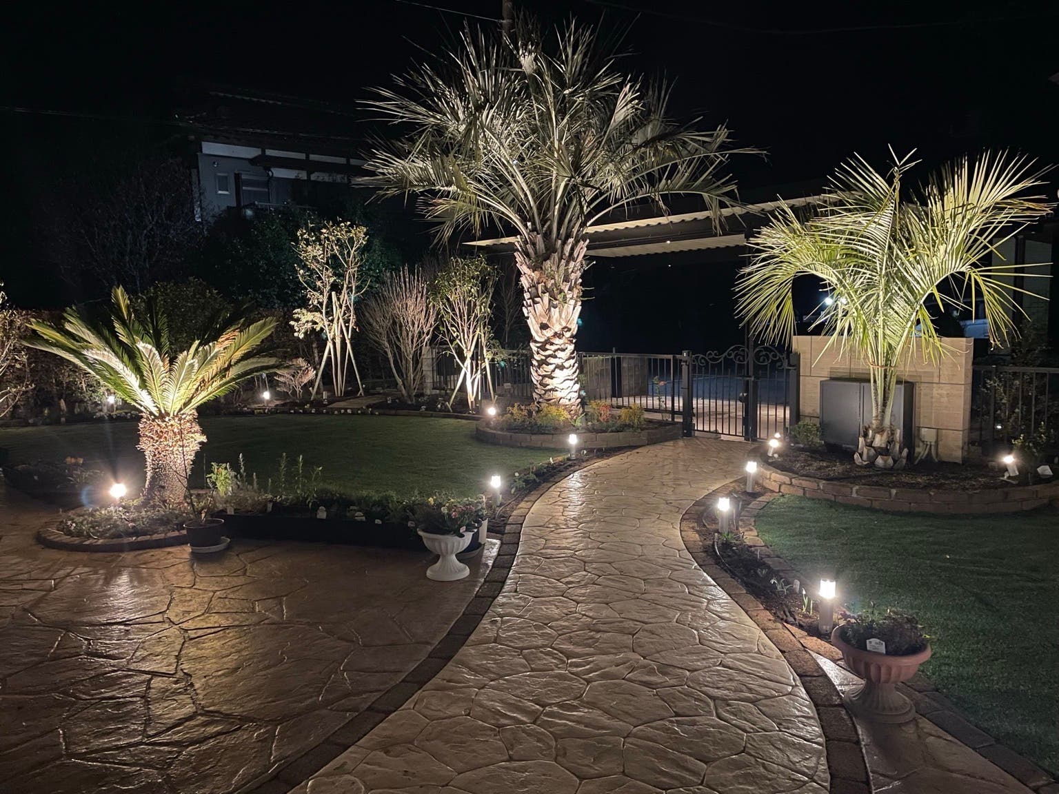 南国風ガーデン×和の坪庭｜ペットOKの撮影空間の写真1