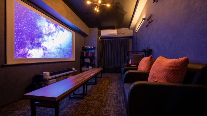 セレコレ🌳価格破壊💰最大12名🉐シアター✨プロジェクタ📽️映画🐈⬛デート💓ゲーム🎮女子会💗olivy横浜の写真1