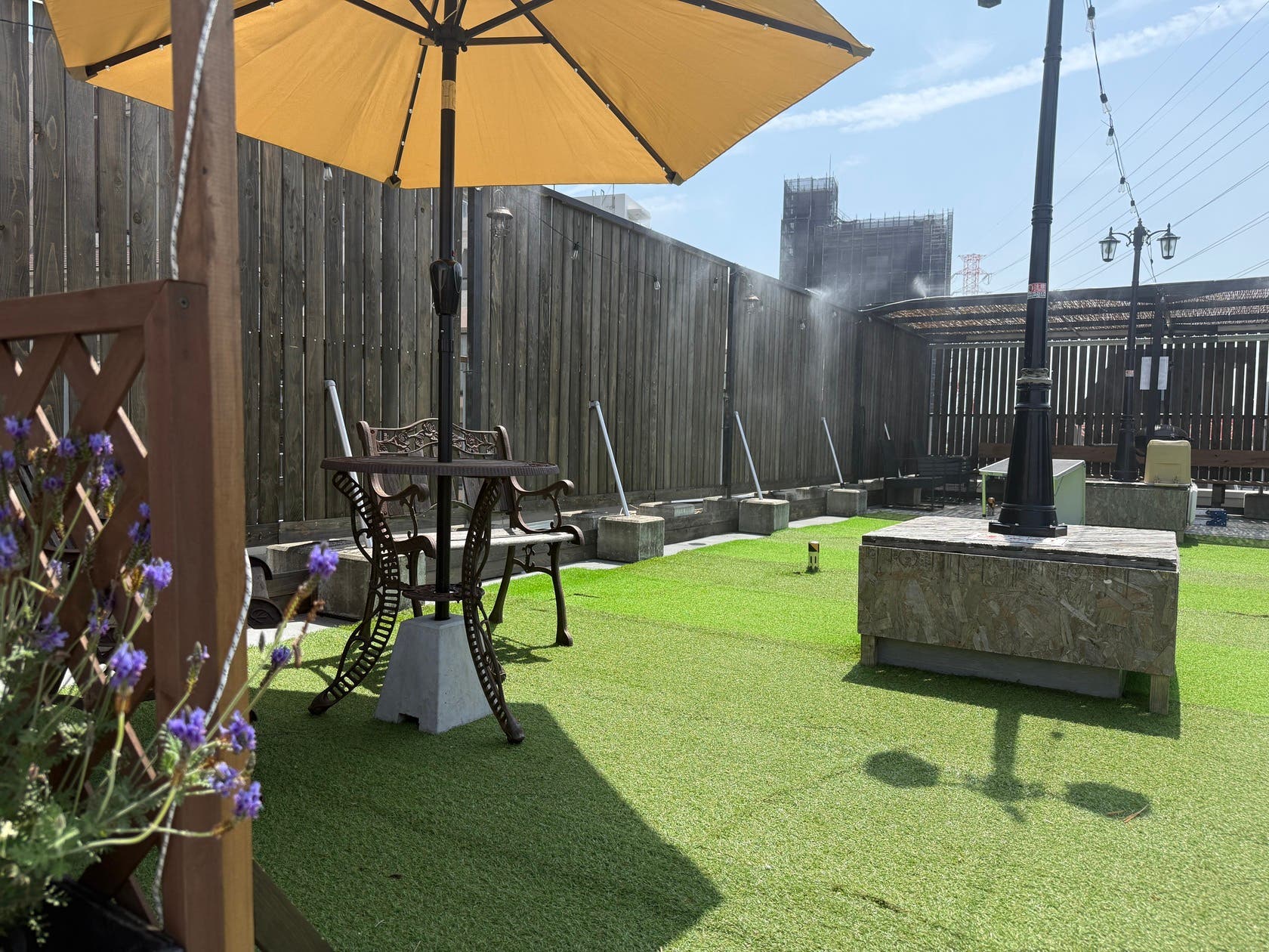 八丁畷駅徒歩1分でBBQ🍖ベストシーズン到来👍大満足6時間プランが人気💯ミスト＆扇風機で快適👌春休み＆GW予約受付中‼️の写真1