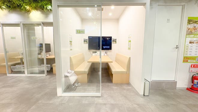 【池袋駅徒歩1分|24時間営業|13PGブース】最大6名/防音完全個室/高速Wi-Fi/55型モニター/会議・商談・面接・打合せの写真5