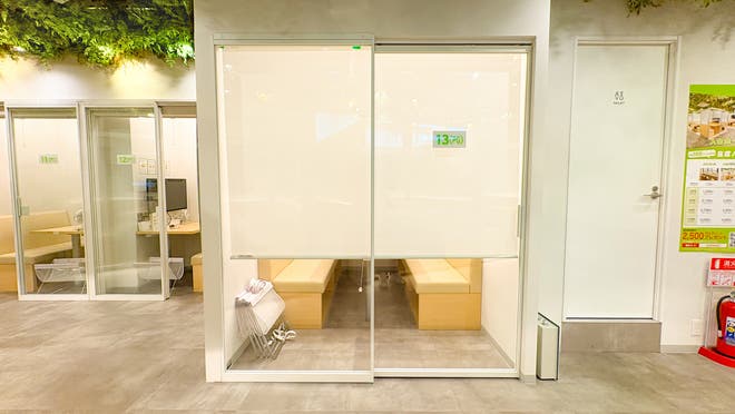 【池袋駅徒歩1分|24時間営業|13PGブース】最大6名/防音完全個室/高速Wi-Fi/55型モニター/会議・商談・面接・打合せの写真6