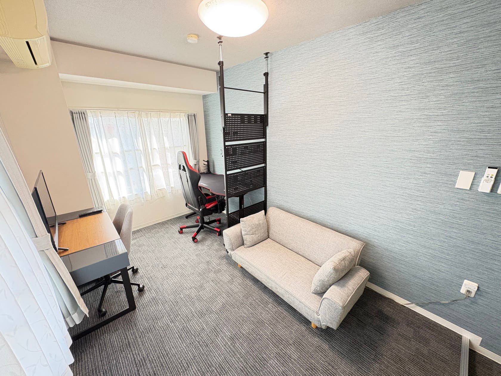 ライブ配信/テレワーク/Web会議/無料Wi－Fi完備/撮影用リングライト有/ソファー/完全個室【301号室】の写真1