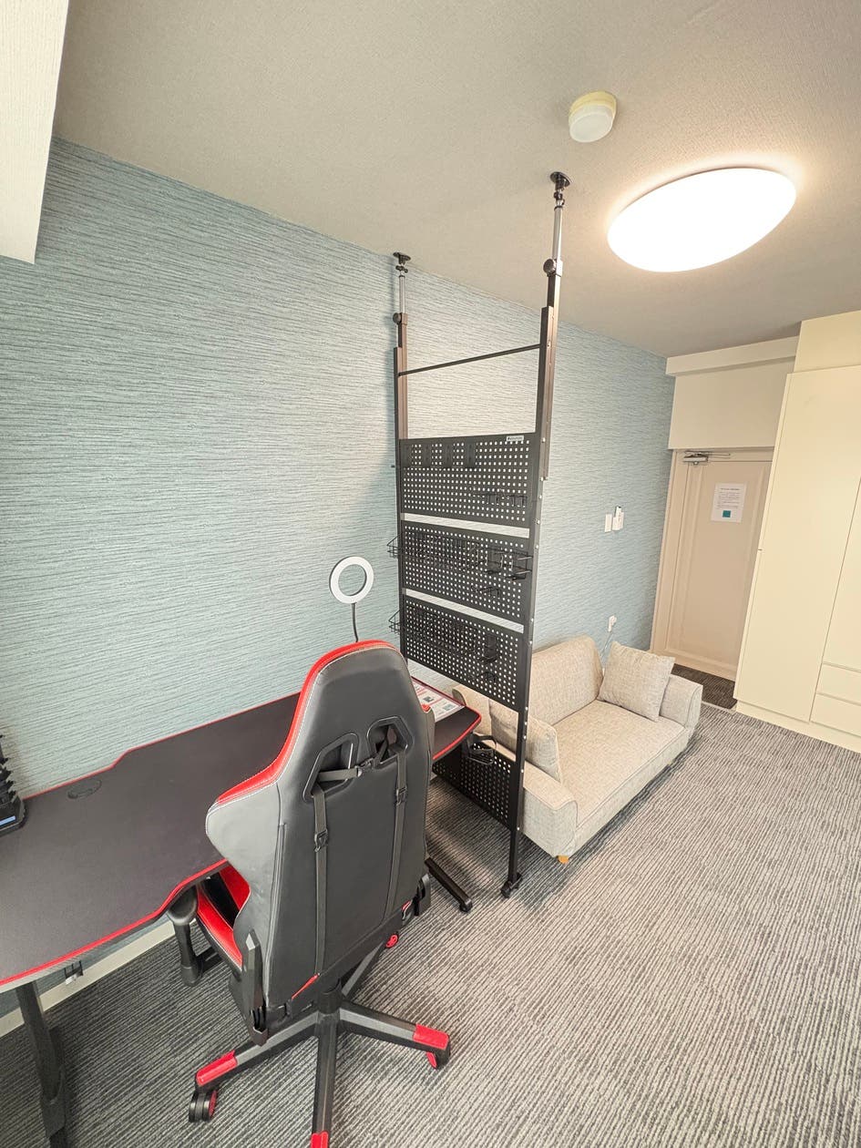 ライブ配信/テレワーク/Web会議/無料Wi－Fi完備/撮影用リングライト有/ソファー/完全個室【301号室】の写真2