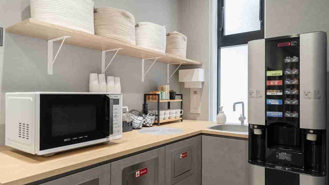 ⭐️新潟駅万代口徒歩3分⭐️1名用完全個室23/テレワーク・自習・作業スペース/スタッフ常駐✨Wi-Fi/フリードリンクの写真2