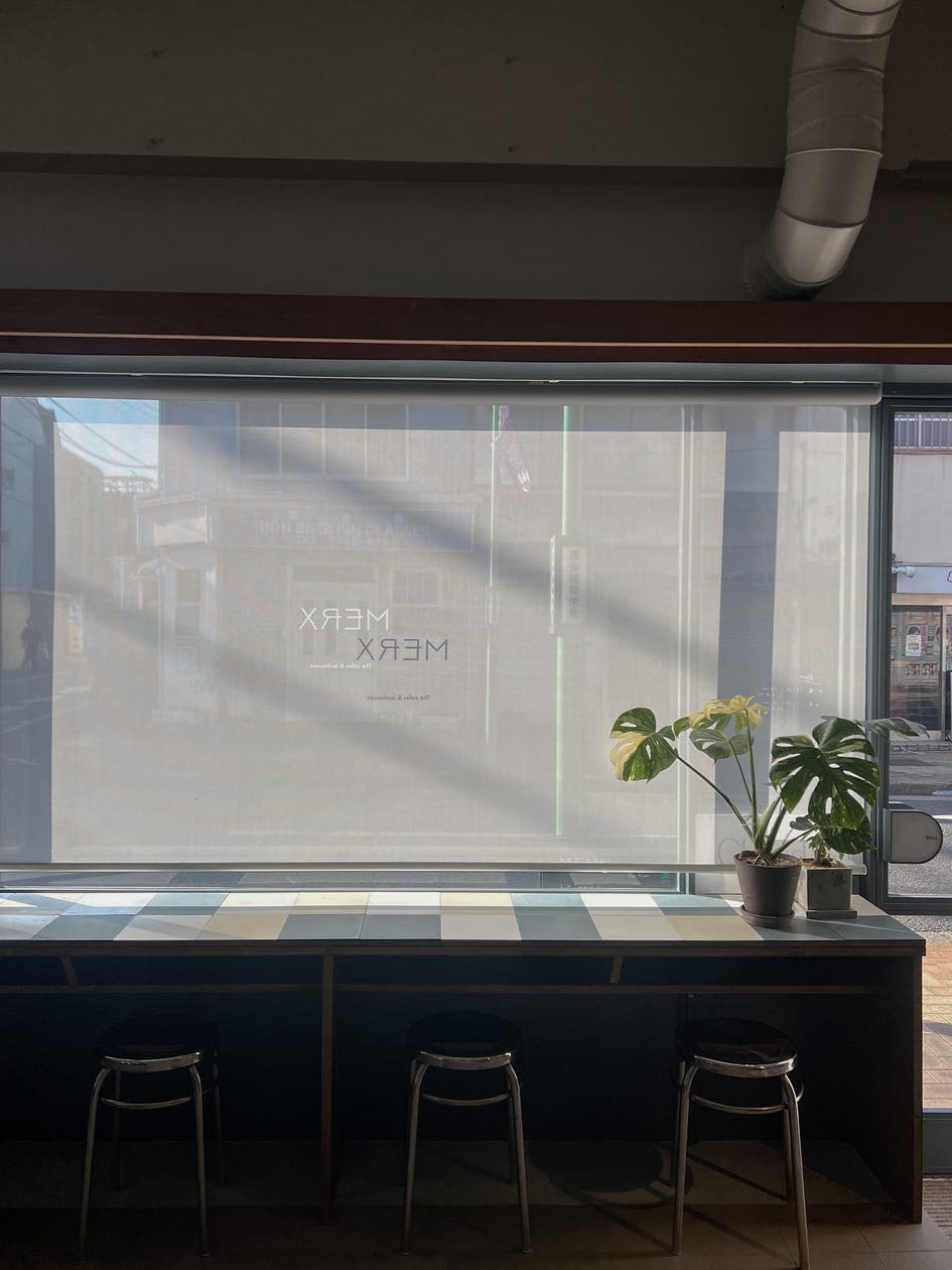 西永福駅1分｜大きな窓と天然石カウンターの海外風カフェ｜撮影・間借り営業可◎の写真3