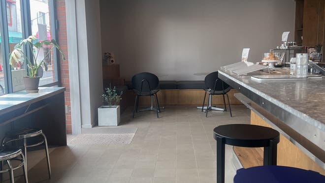 西永福駅1分|大きな窓と天然石カウンターの海外風カフェ|撮影・間借り営業可◎の写真4