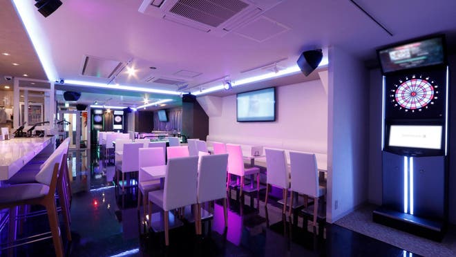 新宿貸切|ダーツ4台・DJブース完備|打ち上げ・二次会|最大70名の写真4