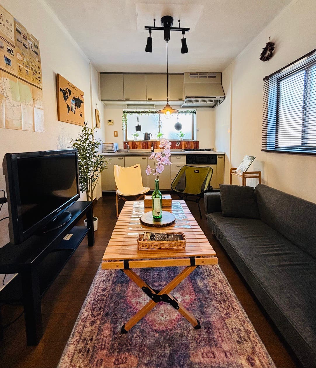 駅から徒歩2分で室内キャンプの写真1