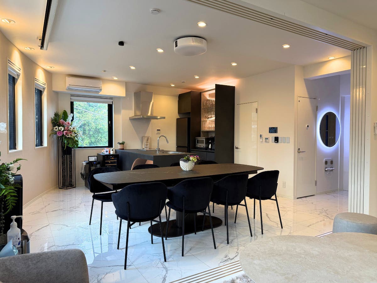 【表参道駅9分｜完全貸切】屋上テラス×東京タワー夜景｜キッチン・駐車場・室内ゴルフ完備｜パーティ・撮影・女子会・誕生日会の写真2