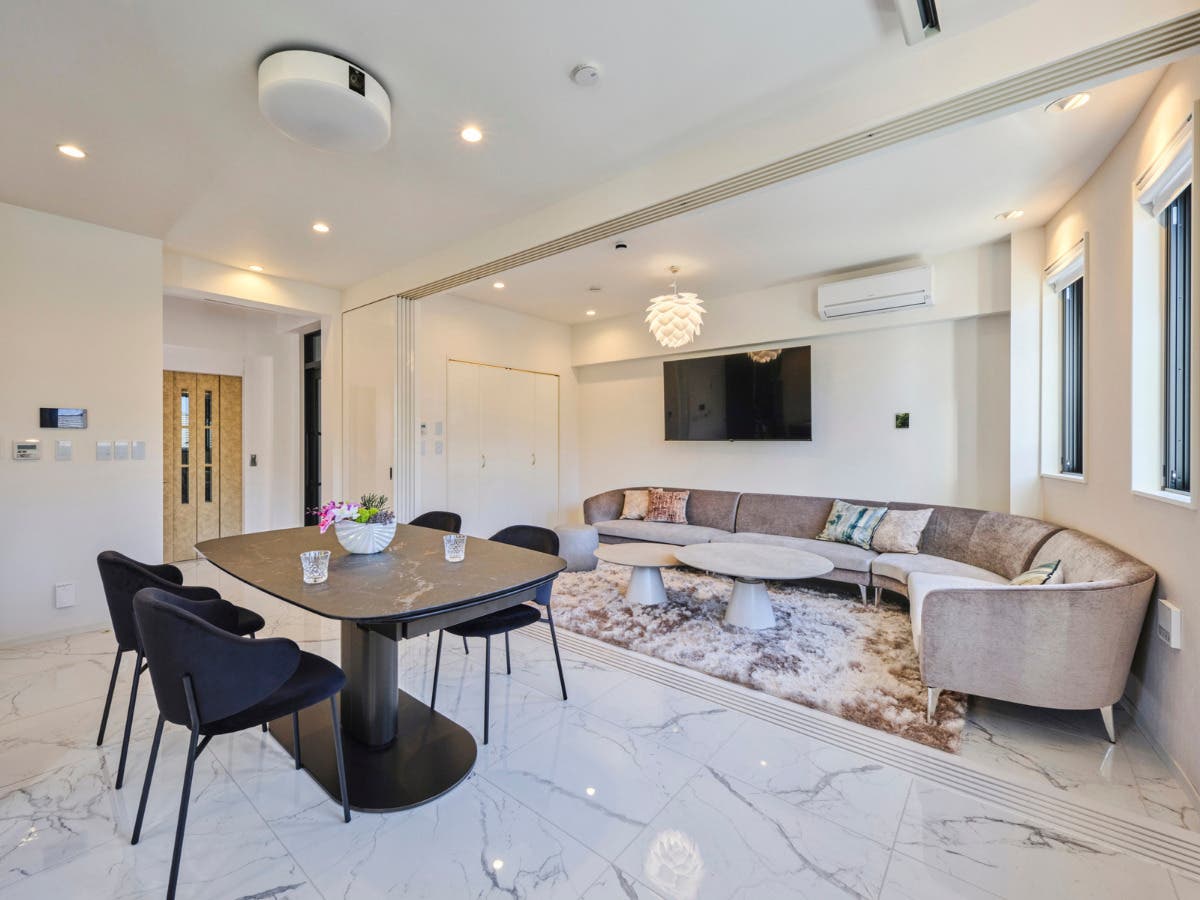 【表参道駅9分｜完全貸切】屋上テラス×東京タワー夜景｜キッチン・駐車場・室内ゴルフ完備｜パーティ・撮影・女子会・誕生日会の写真1