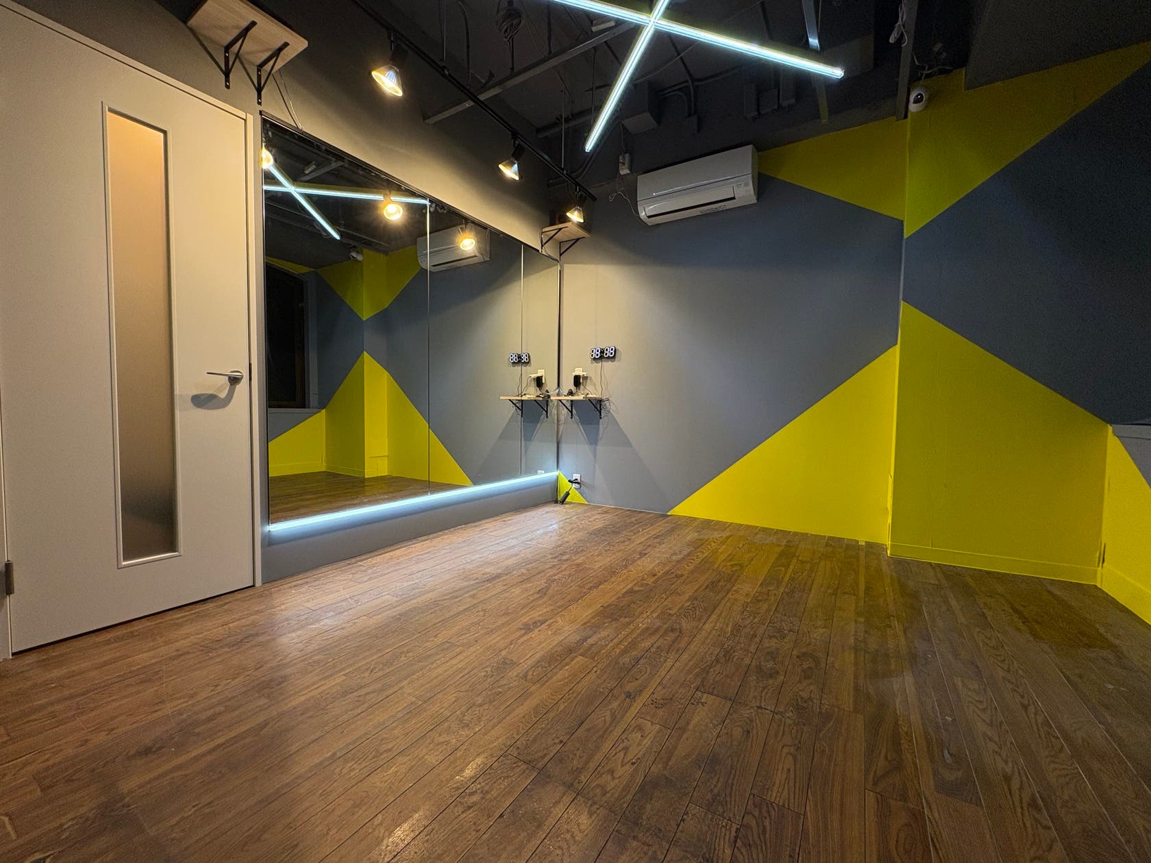 【BUZZ吉祥寺】203スタジオの写真1