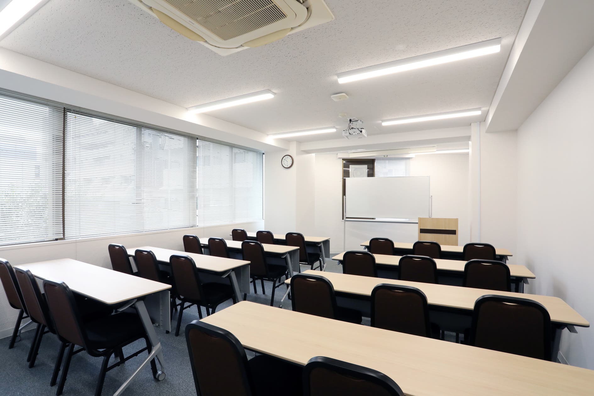 【青山一丁目303号室】2026/4/1　OPEN✨駅近🚃飲食持ち込み可能🍱プロジェクター・スクリーン・マイク無料🎤の写真1