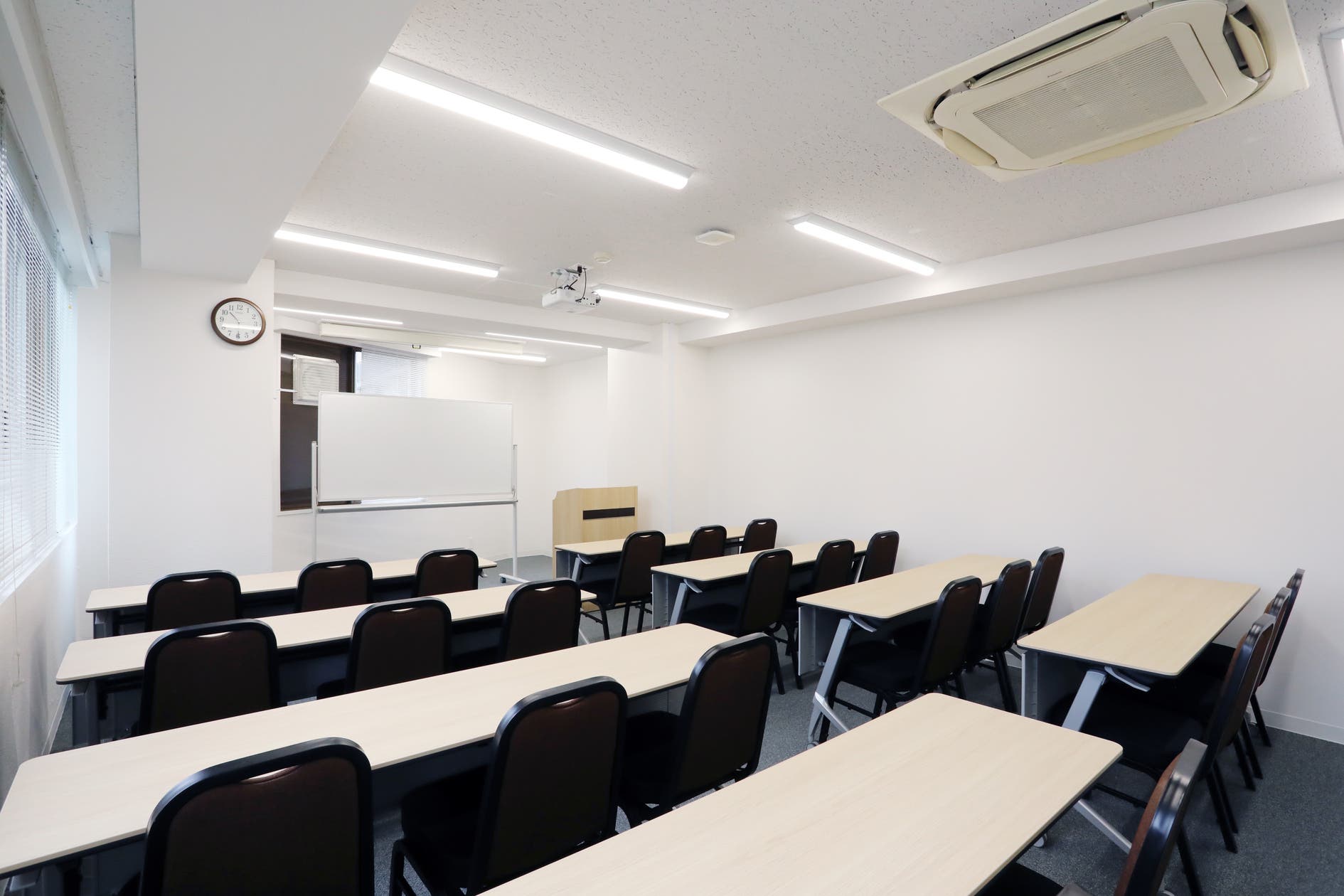 【青山一丁目303号室】2026/4/1　OPEN✨駅近🚃飲食持ち込み可能🍱プロジェクター・スクリーン・マイク無料🎤の写真3