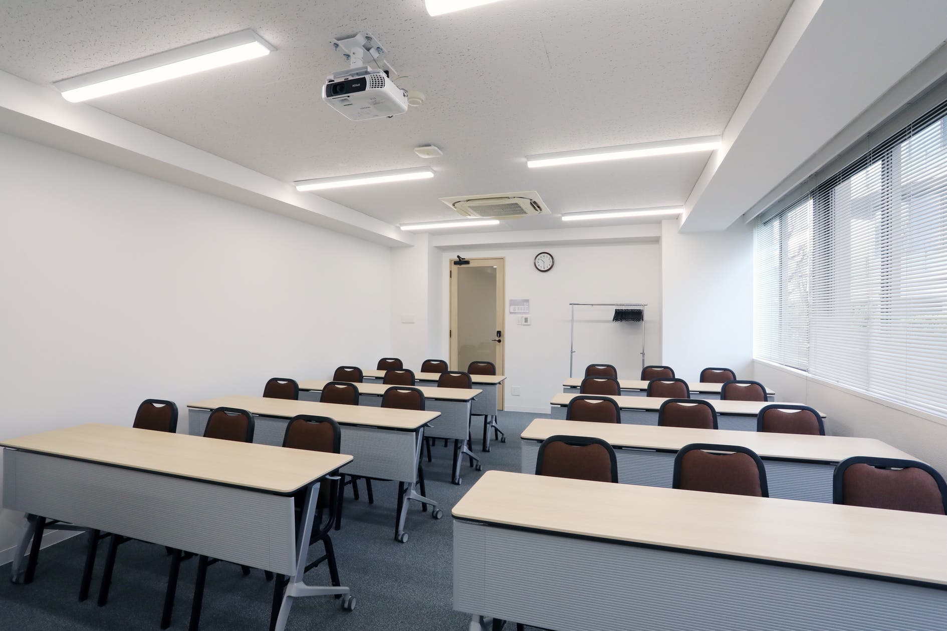 【青山一丁目303号室】2026/4/1　OPEN✨駅近🚃飲食持ち込み可能🍱プロジェクター・スクリーン・マイク無料🎤の写真2