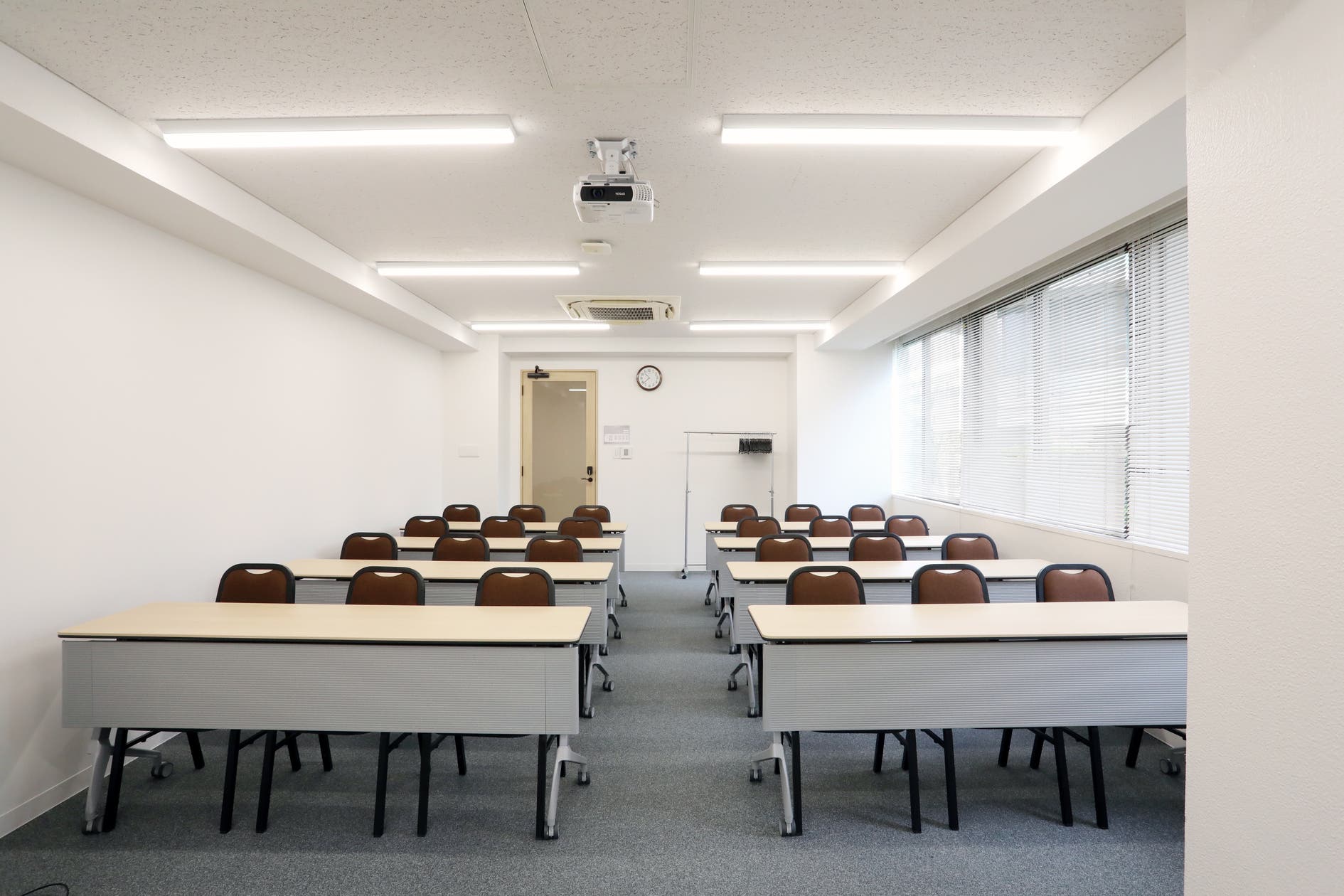 【青山一丁目303号室】2026/4/1　OPEN✨駅近🚃飲食持ち込み可能🍱プロジェクター・スクリーン・マイク無料🎤の写真4