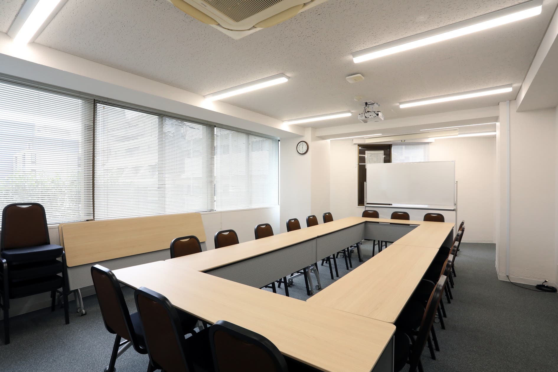 【青山一丁目303号室】2026/4/1　OPEN✨駅近🚃飲食持ち込み可能🍱プロジェクター・スクリーン・マイク無料🎤の写真6