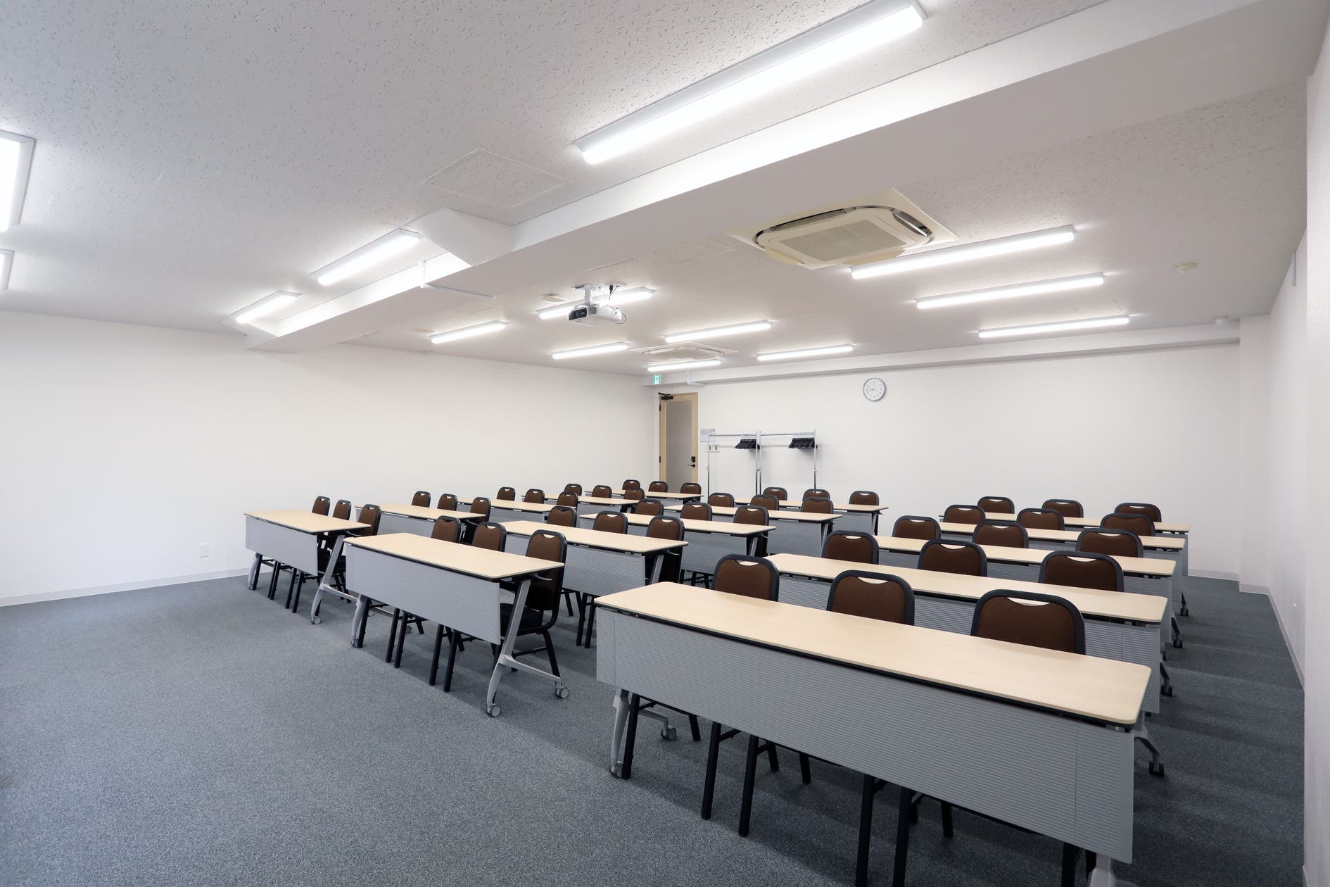 【青山一丁目304号室】2026/4/1　OPEN✨ 駅近🚃飲食持ち込み可能🍱プロジェクター・スクリーン・マイク無料🎤の写真4