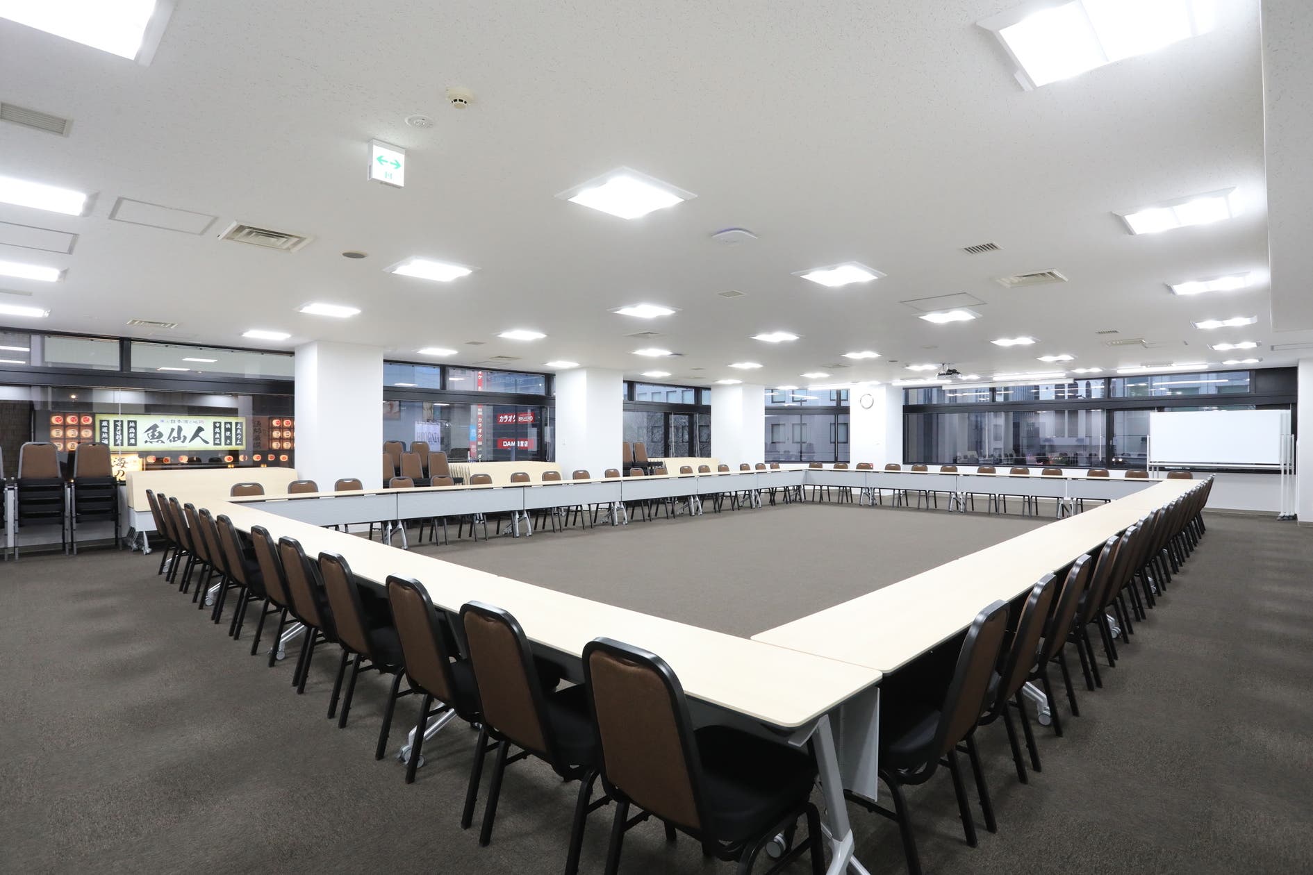 【新橋駅前301号室】2026/4/1　OPEN✨ 駅近🚃飲食持ち込み可能🍱マイク/プロジェクター/スクリーン無料!の写真7