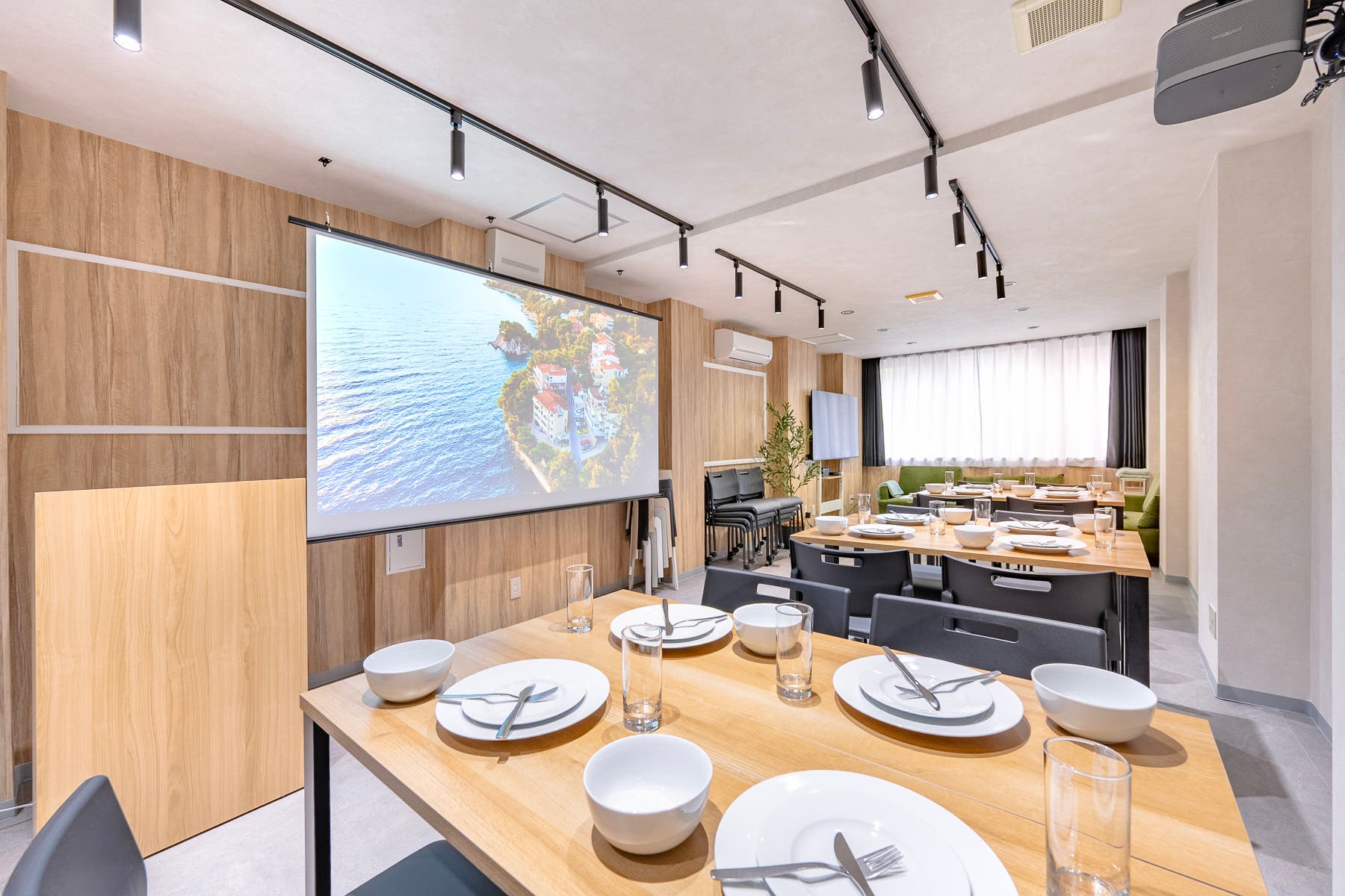 スペモ🏘️駅前ビル🏢✨会議💎飲み会🍻サテライトオフィス🏢撮影🎥セミナー⌨️841_SpemoLOUNGE新宿御苑前の写真1