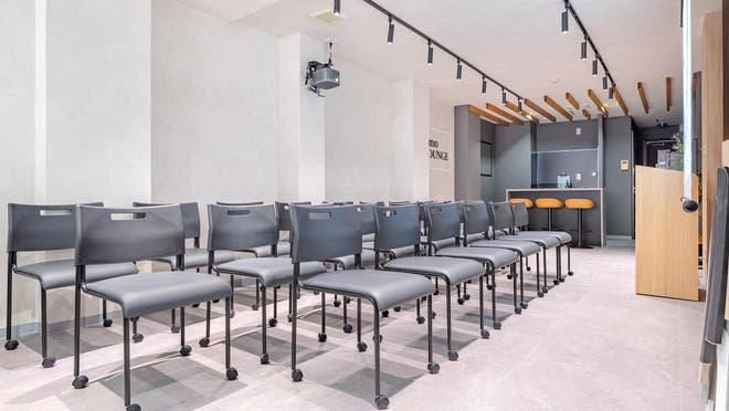 スペモ🏘️駅前ビル🏢✨会議💎飲み会🍻サテライトオフィス🏢撮影🎥セミナー⌨️841_SpemoLOUNGE新宿御苑前の写真3