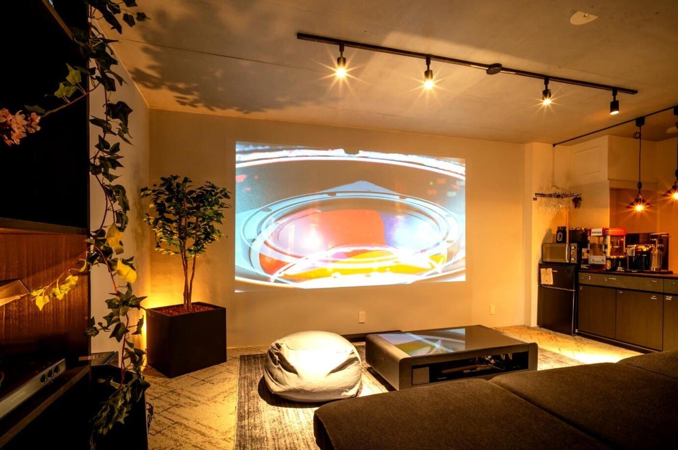 大人の秘密基地シアター｜大画面で鑑賞🎬｜パーティー・推し活・撮影・女子会・ゆったりデート｜の写真7