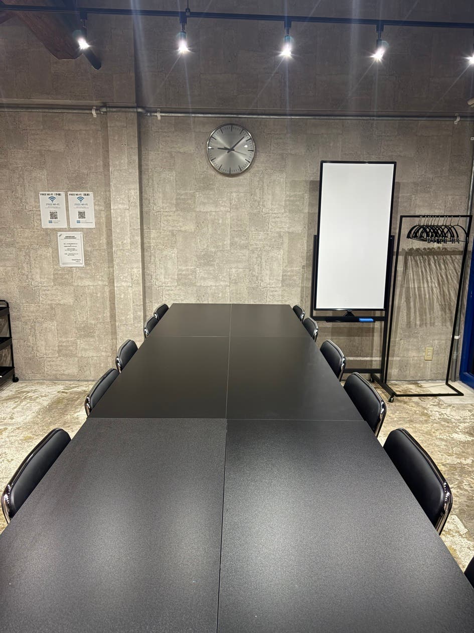 岡山駅西口徒歩5分｜75インチモニター｜最大12名｜レンタル会議室の写真4