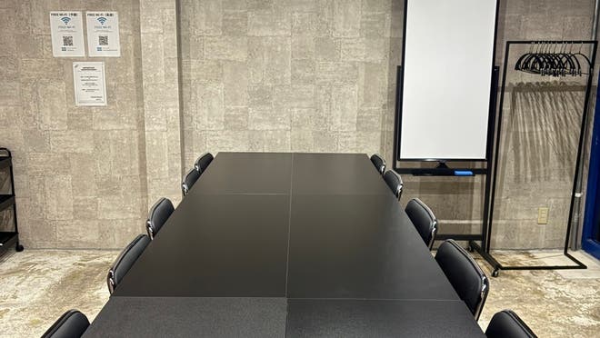 岡山駅西口徒歩5分|75インチモニター|最大12名|レンタル会議室の写真4