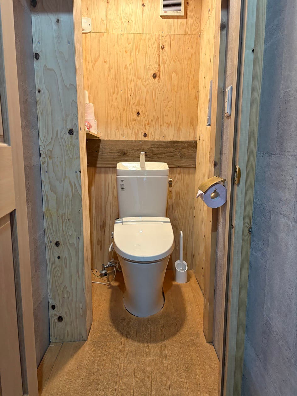 岡山駅西口徒歩5分｜75インチモニター｜最大12名｜レンタル会議室の写真5