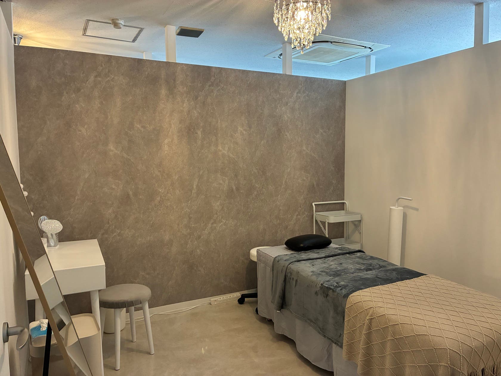 高崎駅徒歩4分のレンタルサロンの写真1