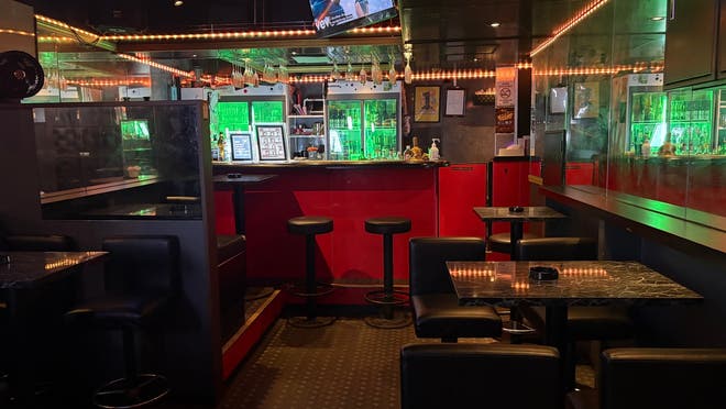 六本木駅すぐ!カラオケ&ダーツ完備の隠れ家バーを完全貸切の写真2