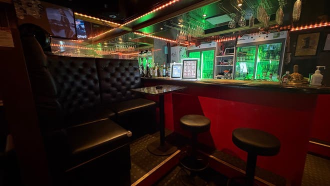 六本木駅すぐ!カラオケ&ダーツ完備の隠れ家バーを完全貸切の写真3