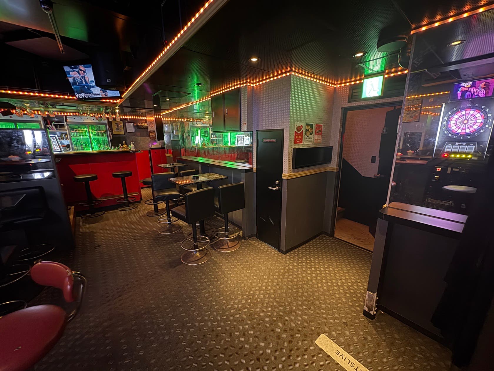 六本木駅すぐ！カラオケ＆ダーツ完備の隠れ家バーを完全貸切の写真8