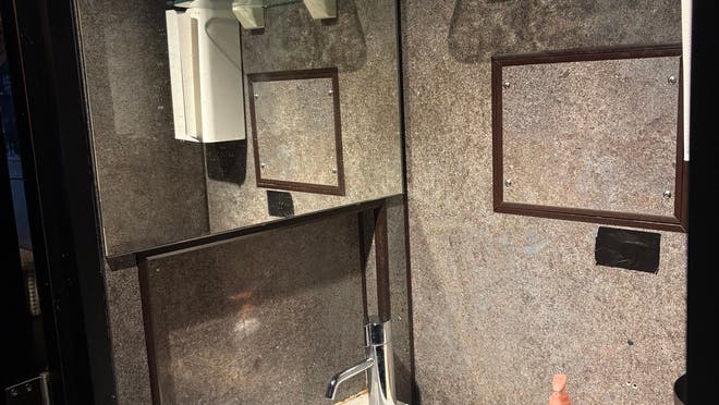 六本木駅すぐ!カラオケ&ダーツ完備の隠れ家バーを完全貸切の写真12