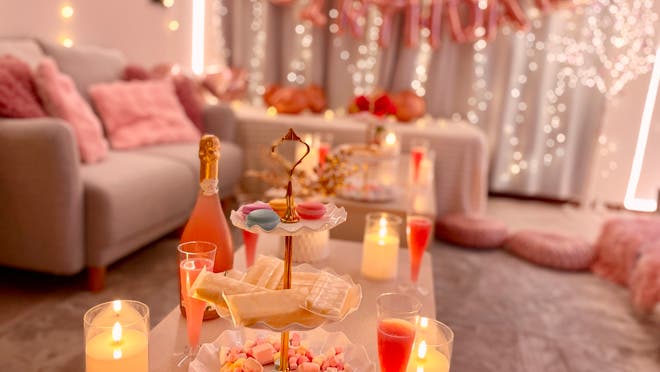 烏丸御池駅1分✨ふかふかマットレス🤍学生特典🎁 デート💕女子会🥂大迫力100㌅映画鑑賞/Switch🎮お子様連れ河原町の写真10