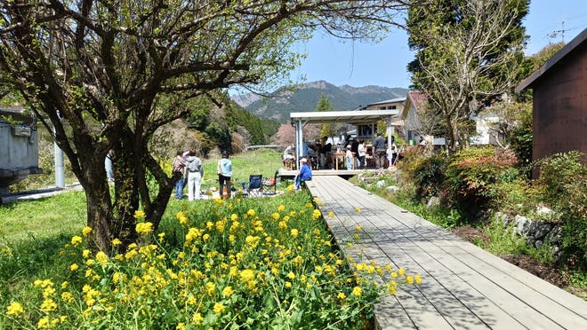 揖保川の支流、引原川を臨む約2200㎡の敷地を貸切でお使いいただけますの写真3