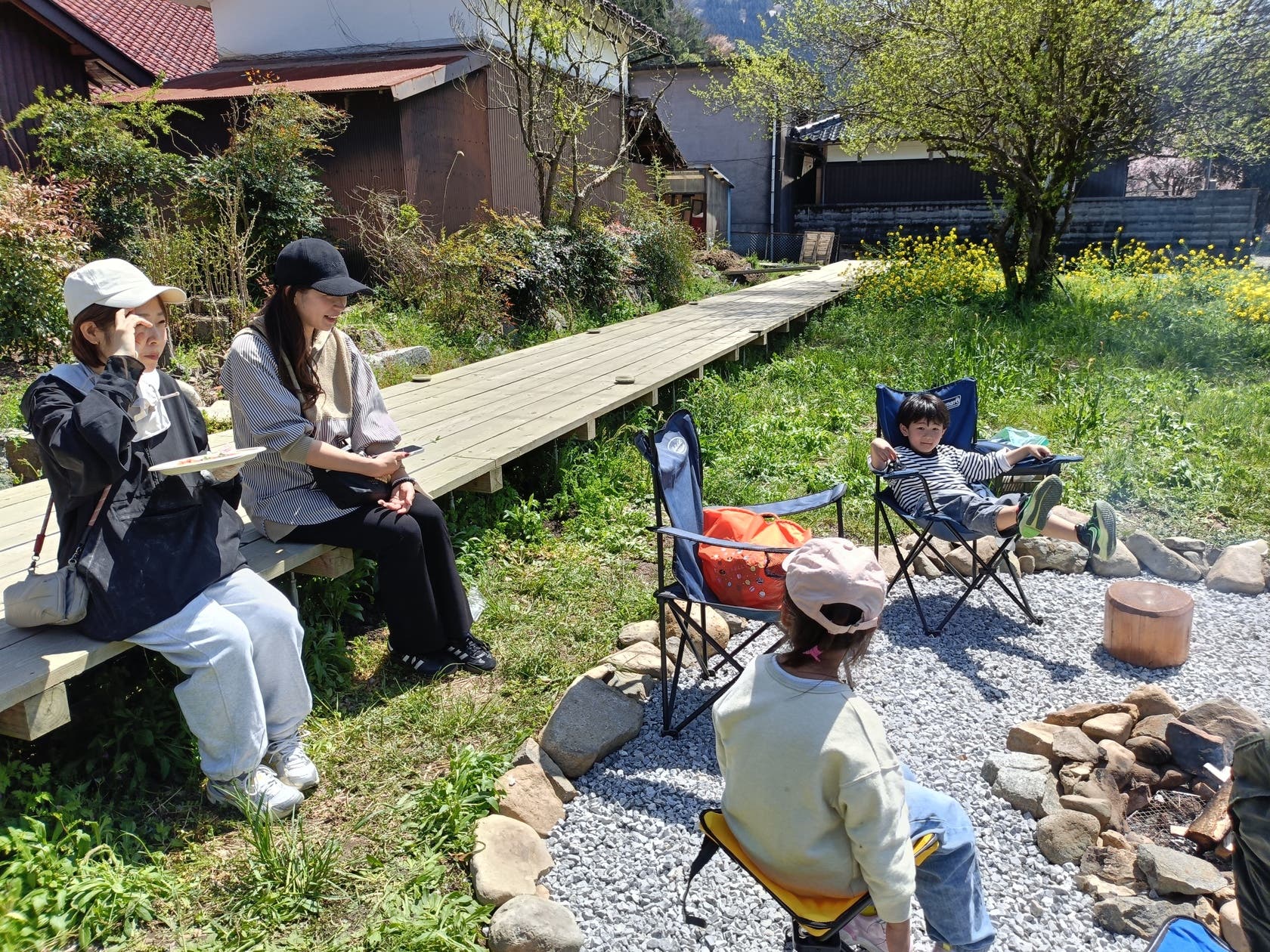 揖保川の支流、引原川を臨む約2200㎡の敷地を貸切でお使いいただけますの写真4