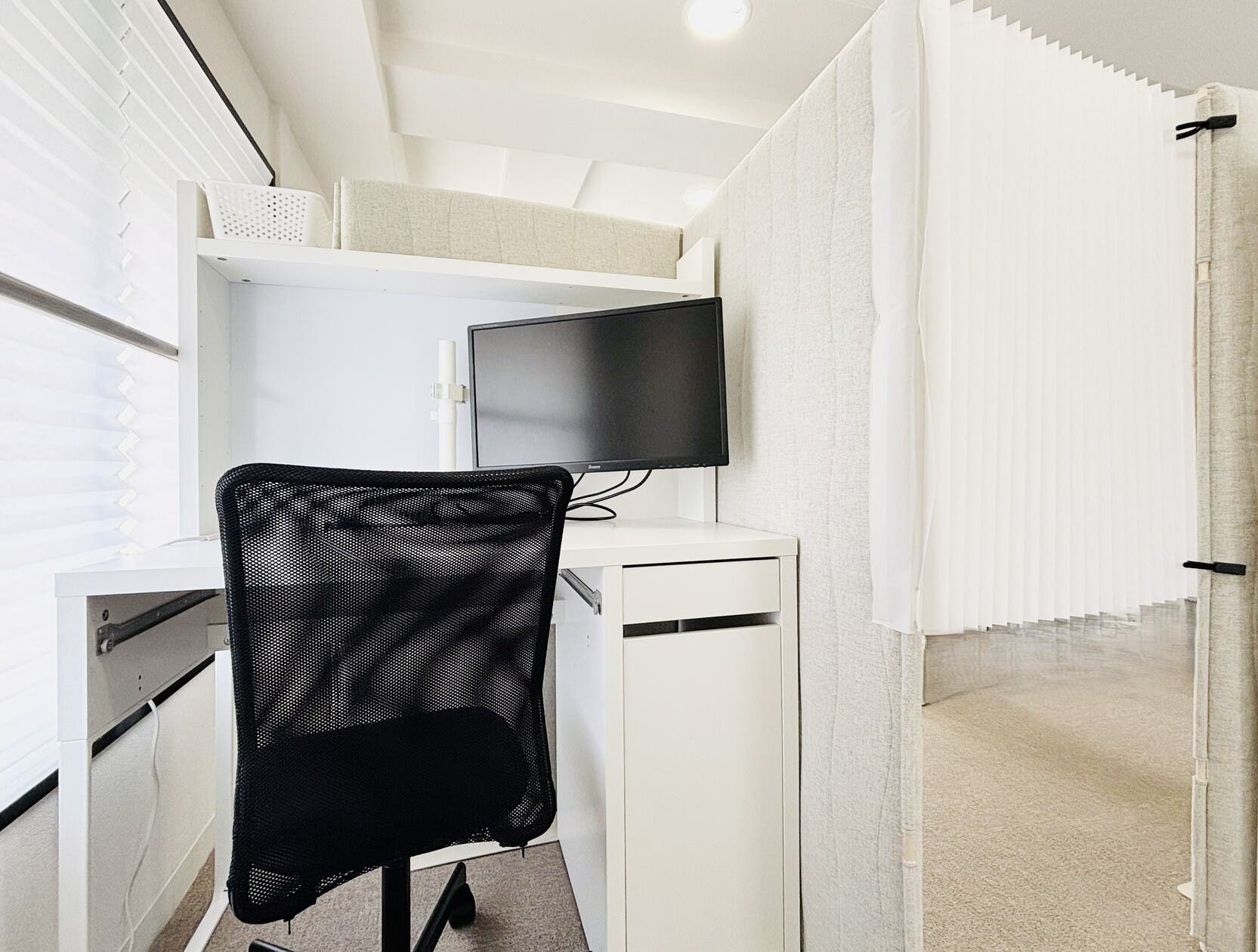 OPEN記念価格！半個室型コワーキングスペースと大型ルーフバルコニー。 集中とリフレッシュを両立するワーク空間。の写真3