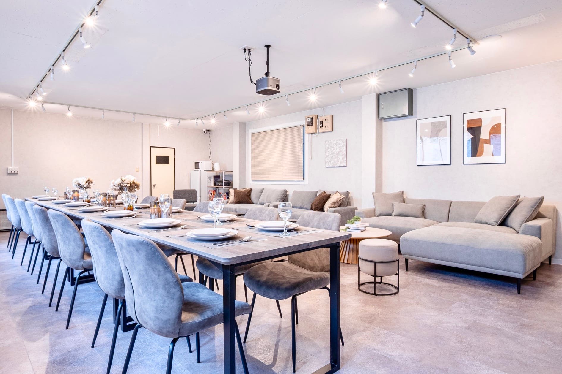 浜松町駅4分🚃最大34名着席🎉大型スクリーン&プロジェクター🎬映画・大人気ゲーム機🎮の写真5