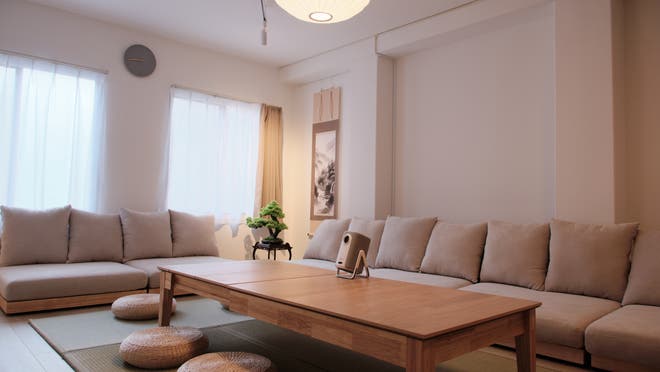 盆栽と掛け軸が迎える畳×ソファの和空間|市ヶ谷5分|最大24名・パーティー/撮影/会議の写真2