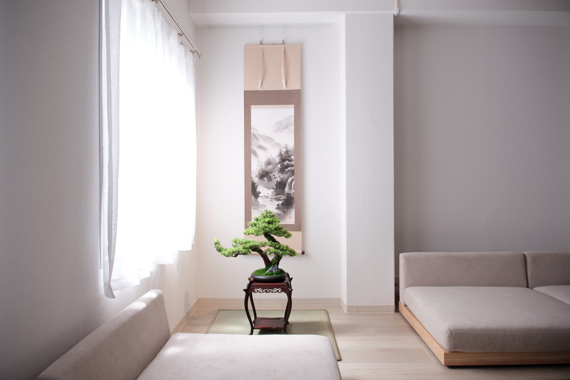 盆栽と掛け軸が迎える畳×ソファの和空間｜市ヶ谷5分｜最大24名・パーティー/撮影/会議の写真5