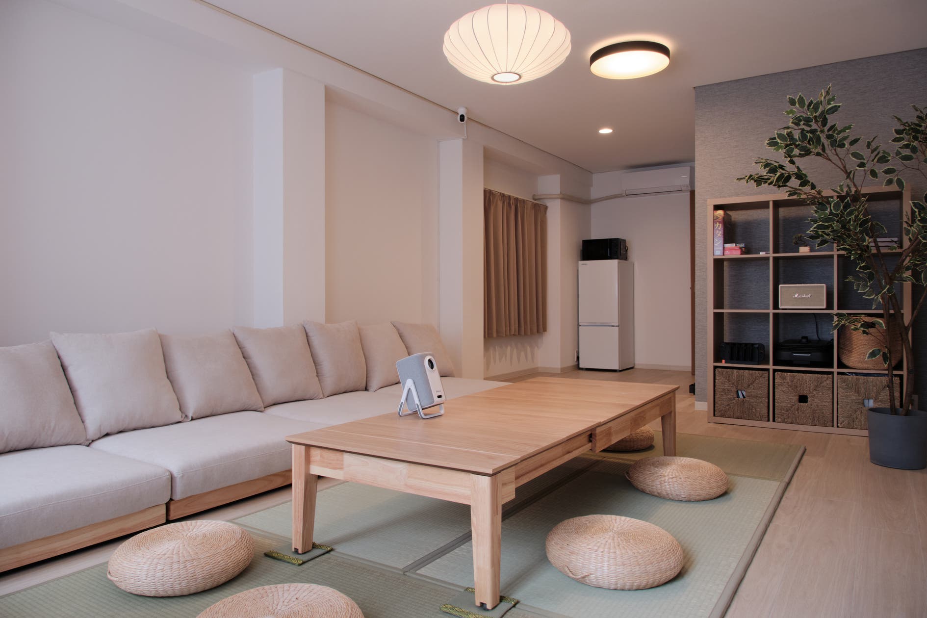 盆栽と掛け軸が迎える畳×ソファの和空間｜市ヶ谷5分｜最大24名・パーティー/撮影/会議の写真7