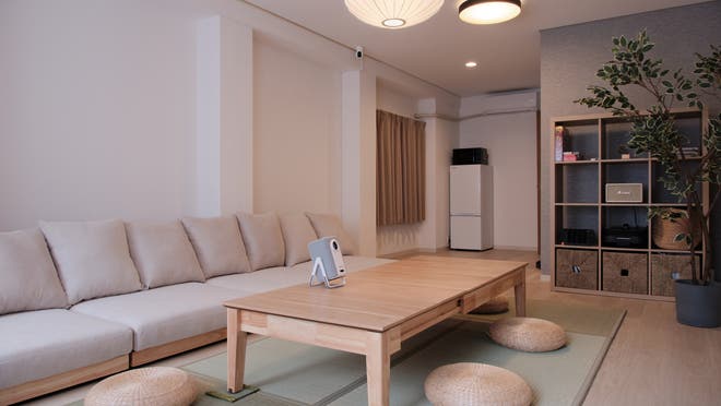 盆栽と掛け軸が迎える畳×ソファの和空間|市ヶ谷5分|最大24名・パーティー/撮影/会議の写真8